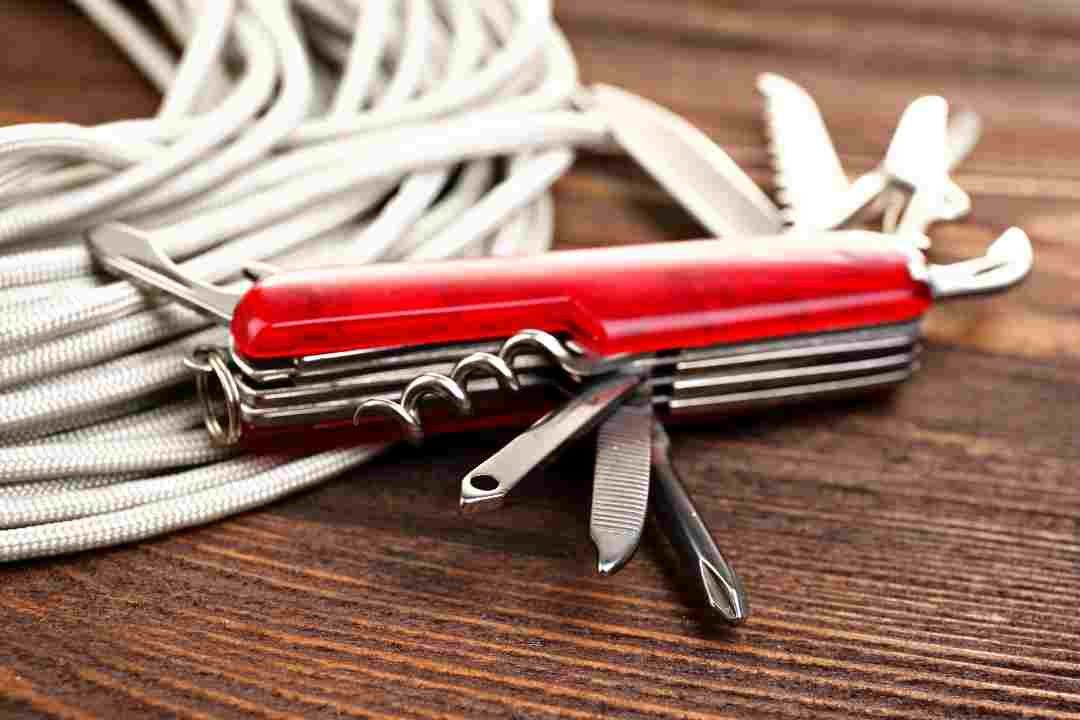 How To Clean a Swiss Army Knife - Do it Easy Way